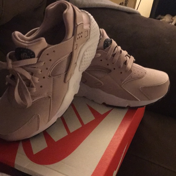 Nike | Shoes | Pink Nike Huaraches Brand New | Poshmark